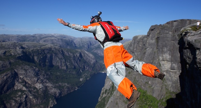Mort d'un base-jumper en direct ! [VIDEO]