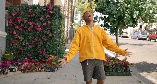 Pharrell Williams éclaire avec sa « Yellow Light » [VIDEOCLIP]