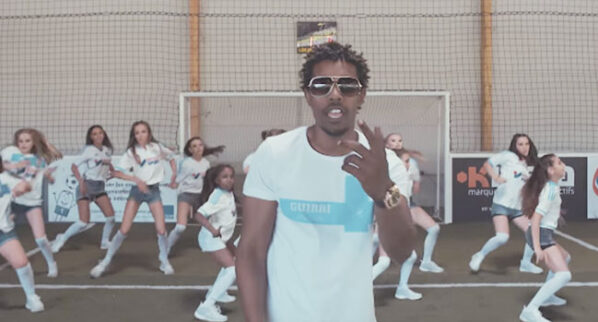 Guirri Mafia revient nous ambiancer avec « Bafé » ! [VIDEOCLIP]