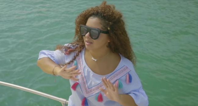 Wassila, son nouveau clip « Mollo » [VIDEOCLIP]