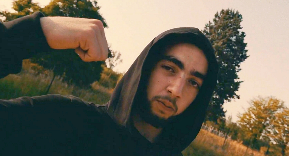 Walid fait rentrer le soleil dans les « Cités d'or » [VIDEOCLIP]