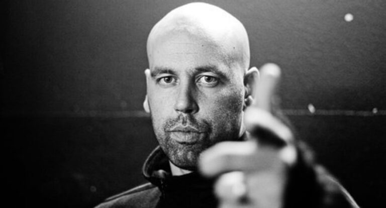 Sinik : cover, extrait et date de sortie de son nouvel album