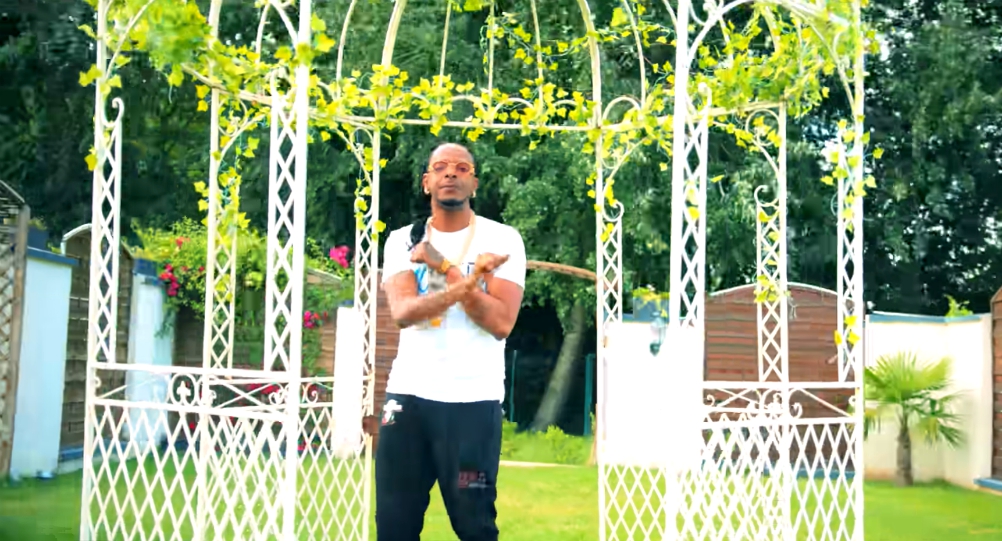 Tency flambe dans « Shine » [VIDEOCLIP]