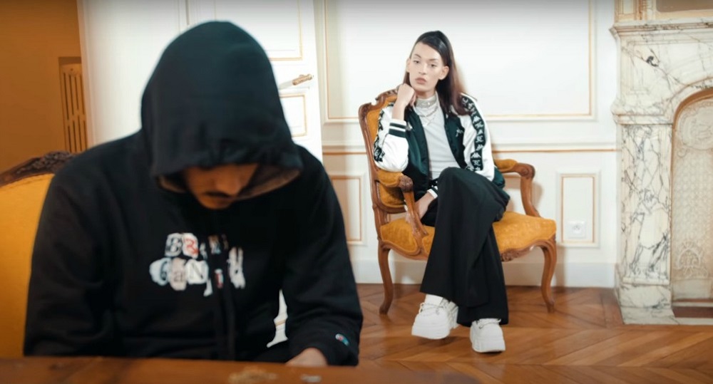 Jade et JMK$ livrent de violents « Bisous » [VIDEOCLIP]