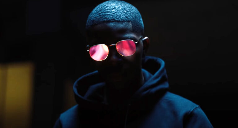 Uzi lance son année avec « Intro » [VIDEOCLIP]