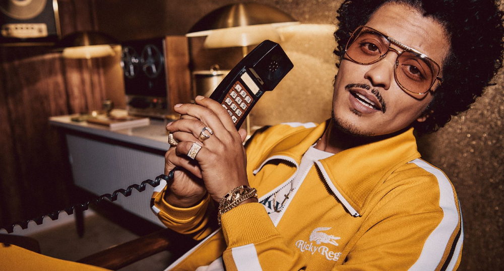 Lacoste x Ricky Regal : Bruno Mars lance sa marque lifestyle [PHOTOS]