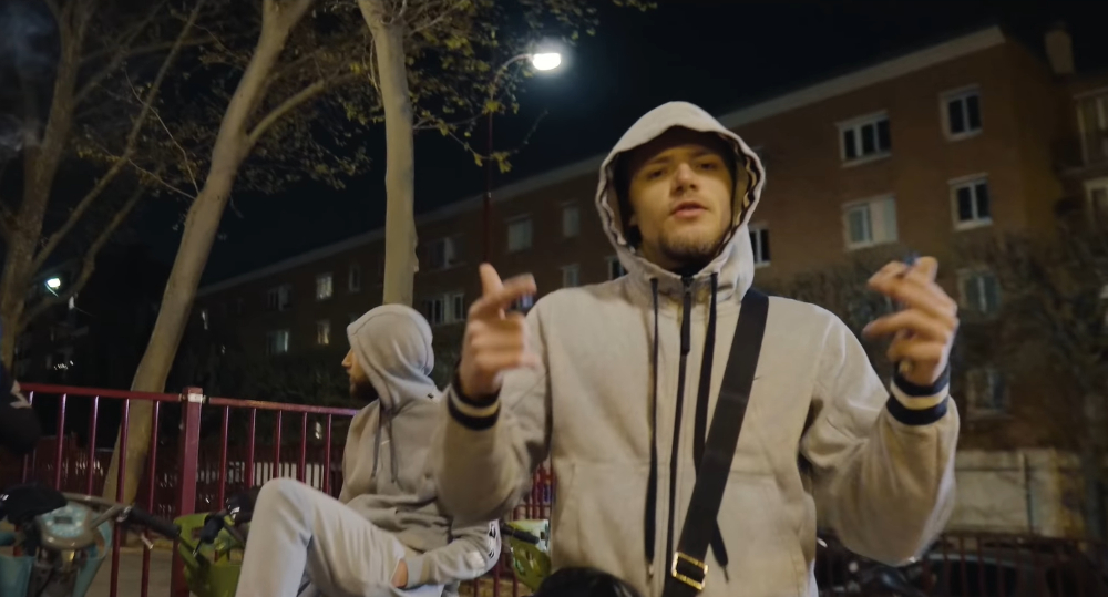 Lesram continue sa série avec « Dans ma bulle