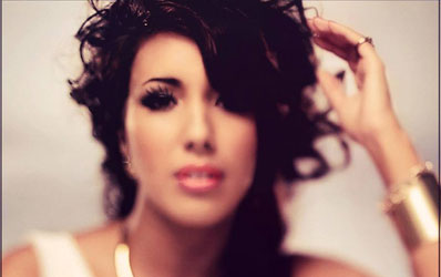 Ayna sort son premier single ! (VIDEO)