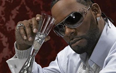 BET rend hommage à R. Kelly ! (VIDEO)