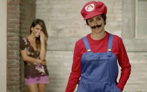 Penelope Cruz se prend pour Super Mario