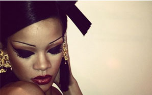 Rihanna feat Coldplay : Princess of China.