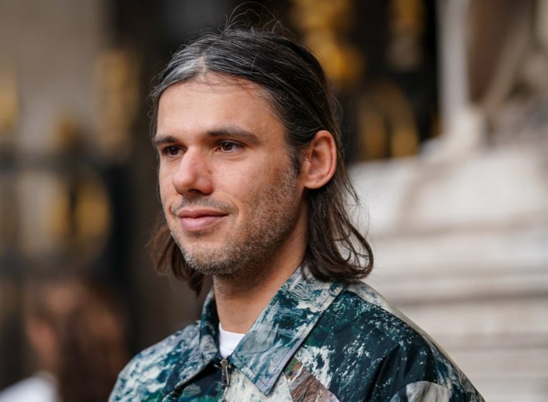 Civilisation : Orelsan a vendu 300 000 albums en un peu plus d'un mois