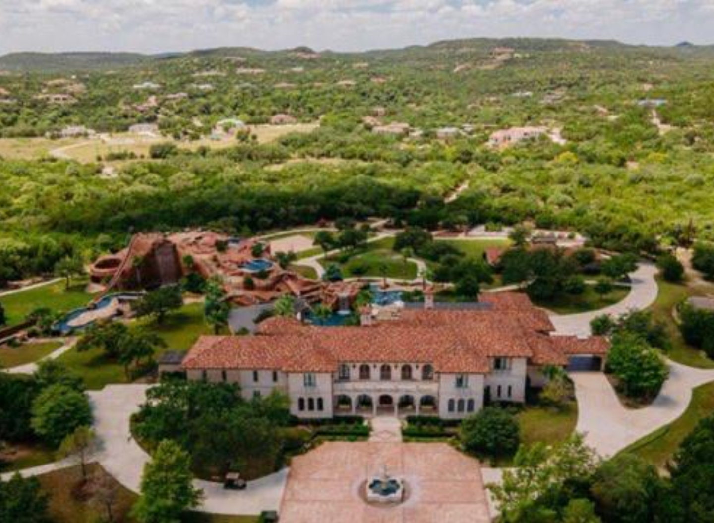 La superbe villa de Tony Parker au Texas en vente pour un prix astronomique