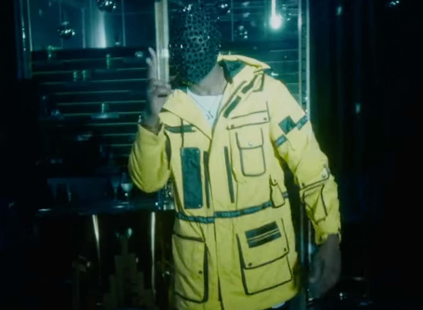 Heezy Lee a du mal à déclarer son amour dans Ex Aequo