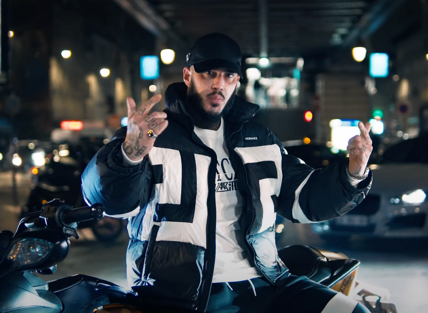 Social Trends : Tovaritch