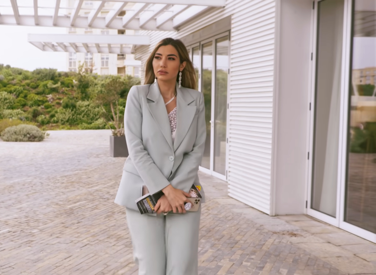 AliceCatDesigner reste Solide