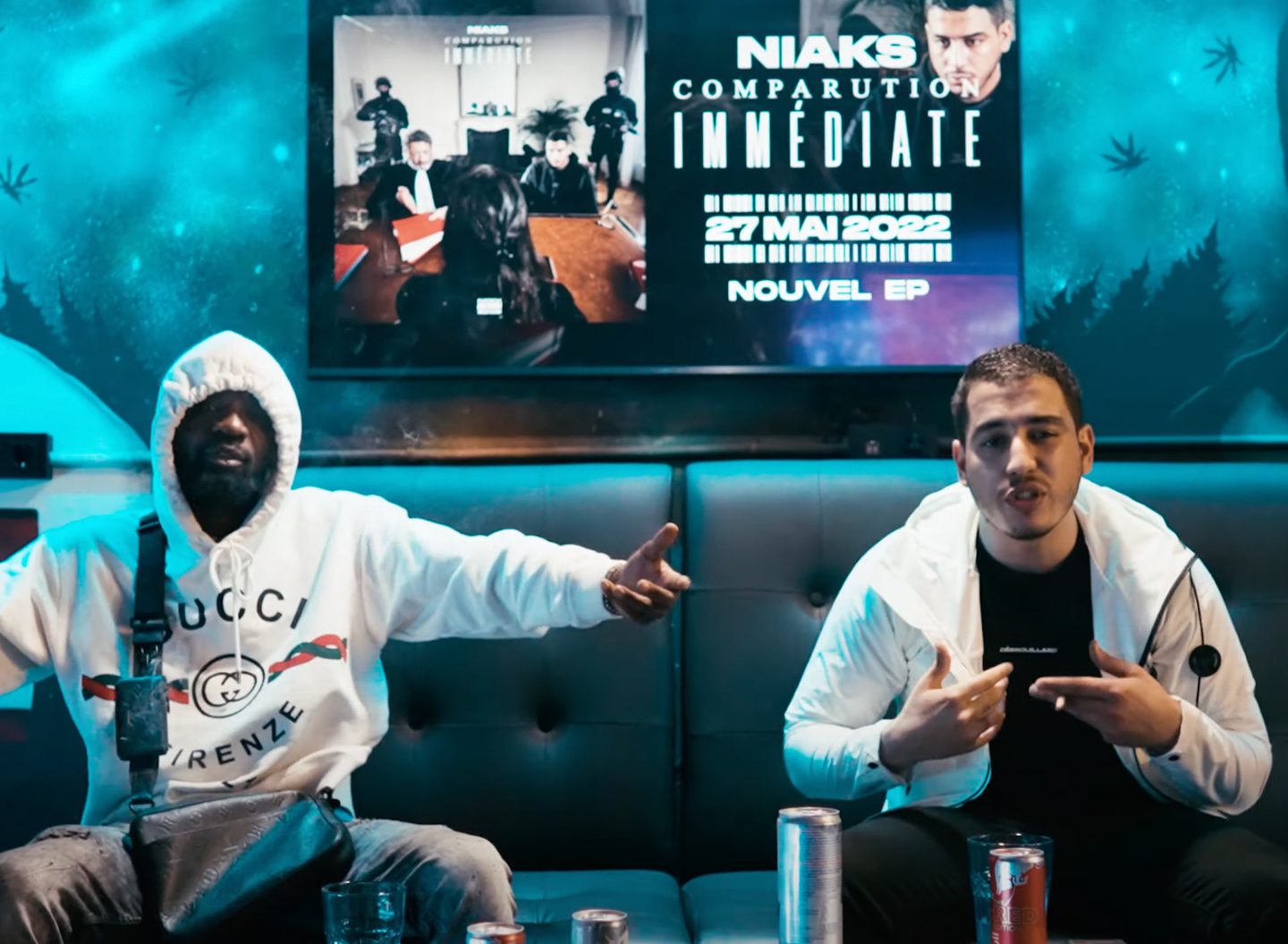 Niaks et DA Uzi font des tours de Promenade