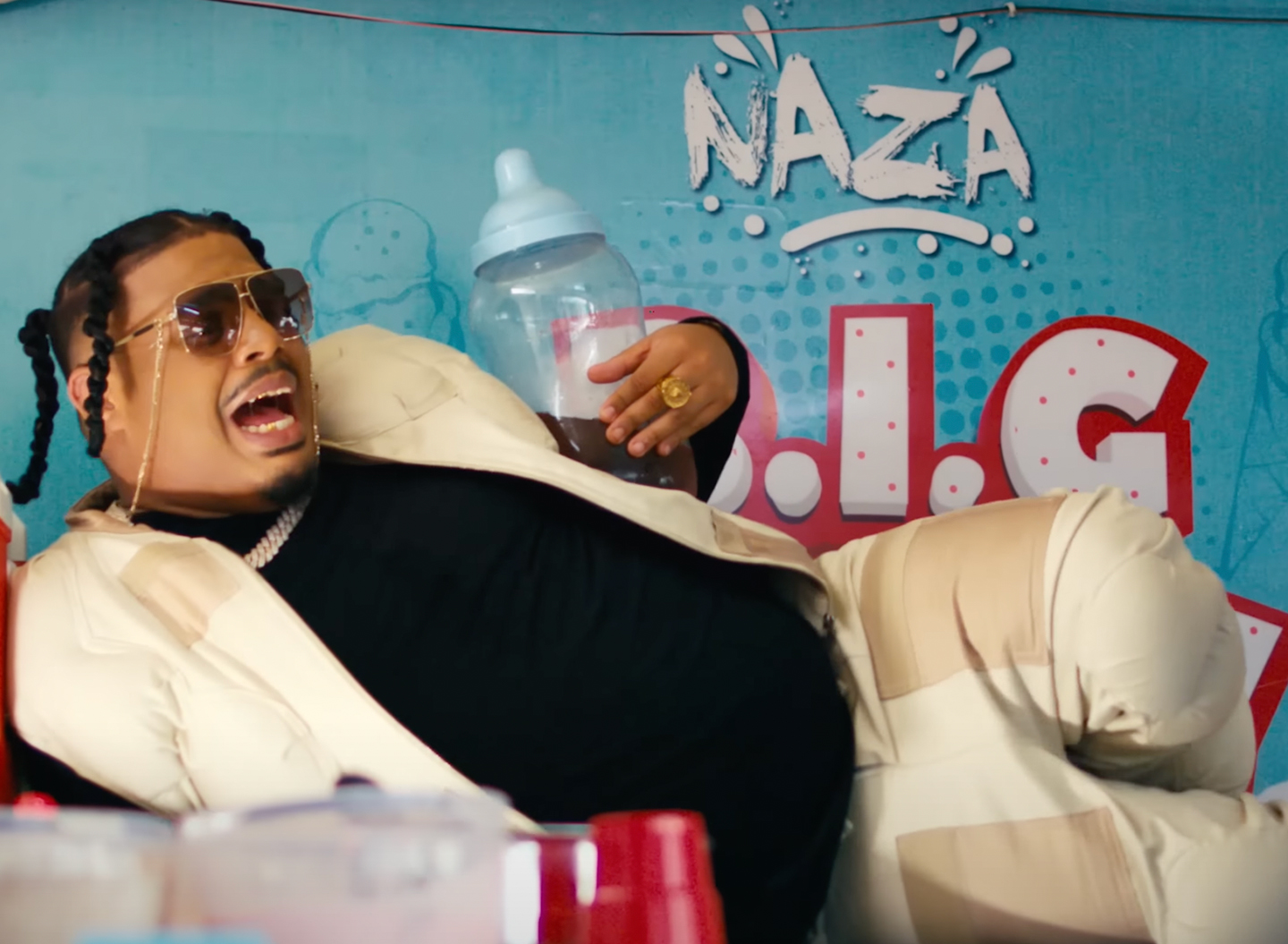 Naza dévoile la folle tracklist de sa nouvelle mixtape dans une vidéo ...