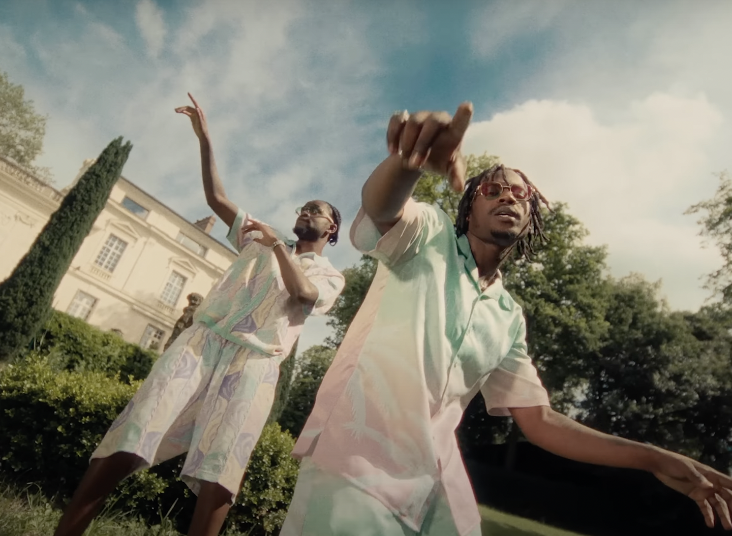 Chily fête la sortie de son projet en invitant Guy2Bezbar sur Pump L Up