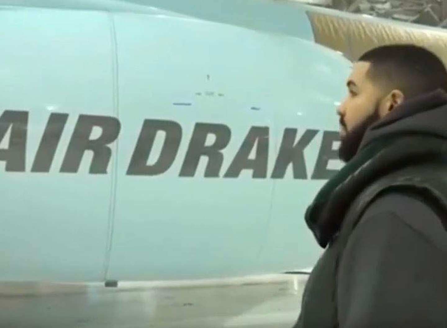Drake fait polémique avec son vol de 14 minutes en jet privé... Twitter ...
