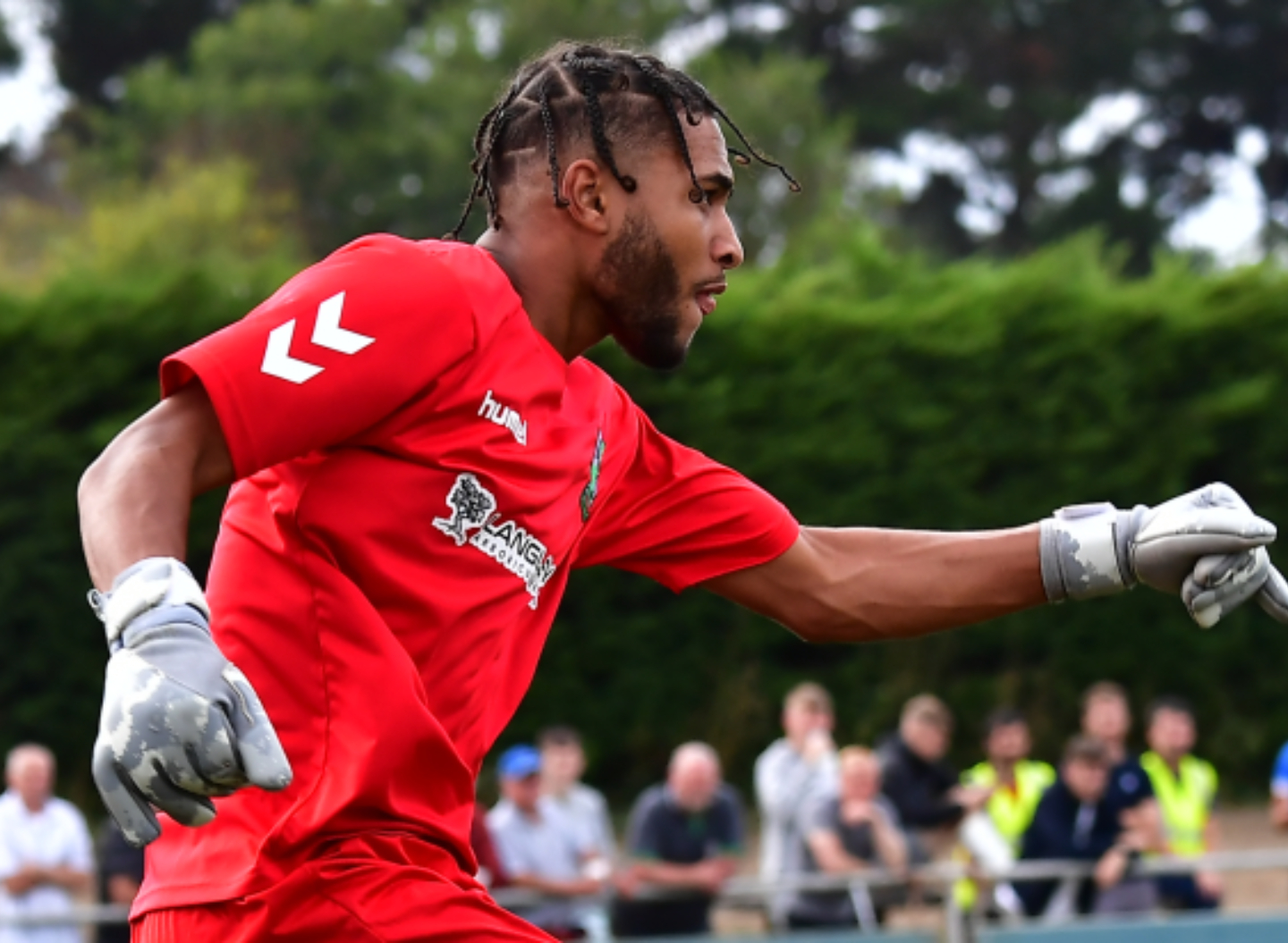 Un gardien exclu pour avoir uriné en plein match