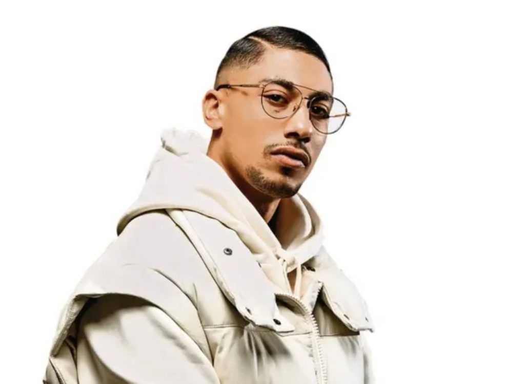 Maes dévoile un gros extrait inédit sur les réseaux sociaux