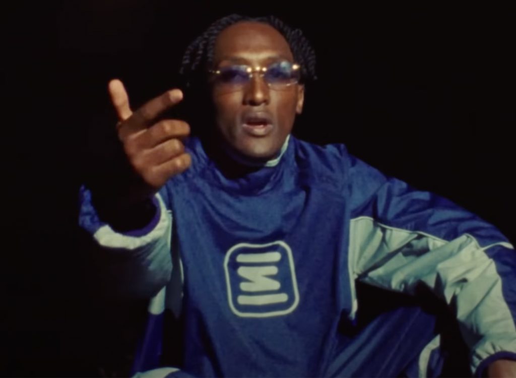 S.Téban se protège de ses amis dans QN Baby