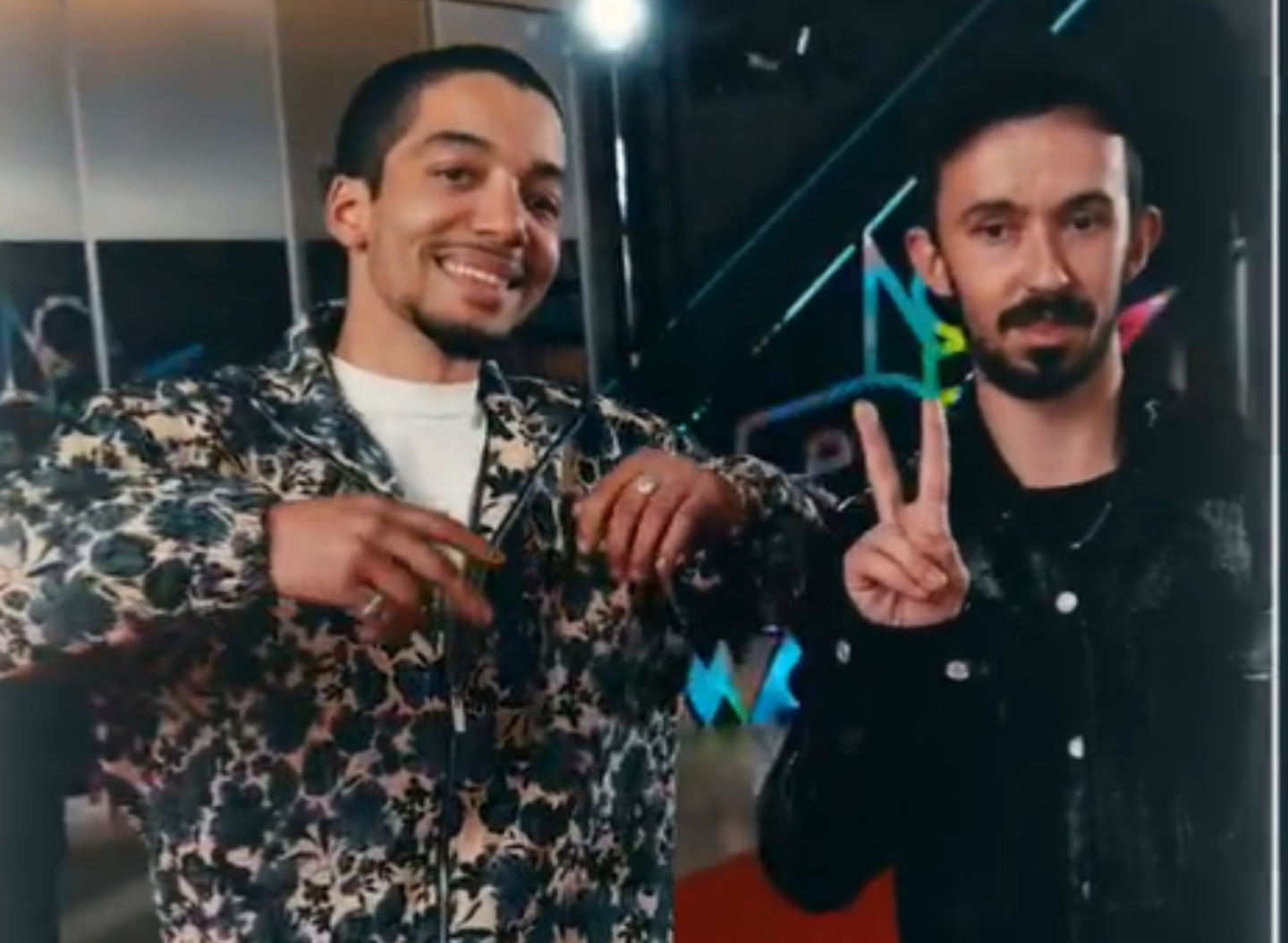 Bigflo et Oli amènent les sosies de leur cover aux NRJ Music Awards