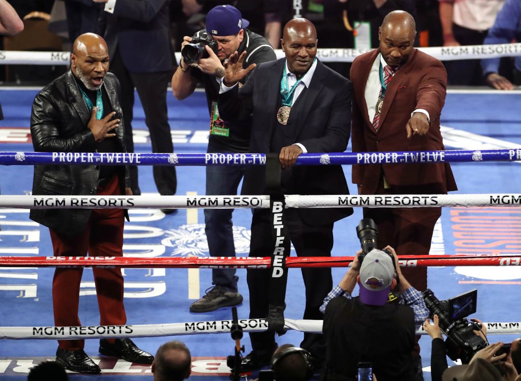 Evander Holyfield et Mike Tyson lancent des chewing-gums au cannabis...