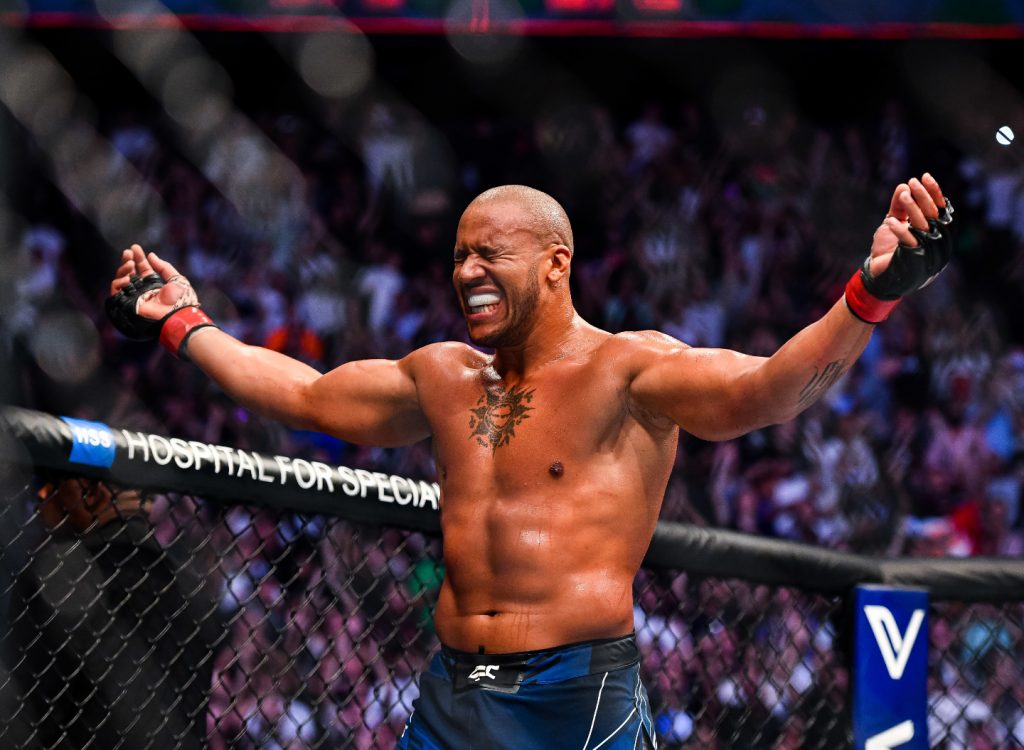 Ciryl Gane revient sur le deuxième combat de sa carrière en Muay Thaï ...