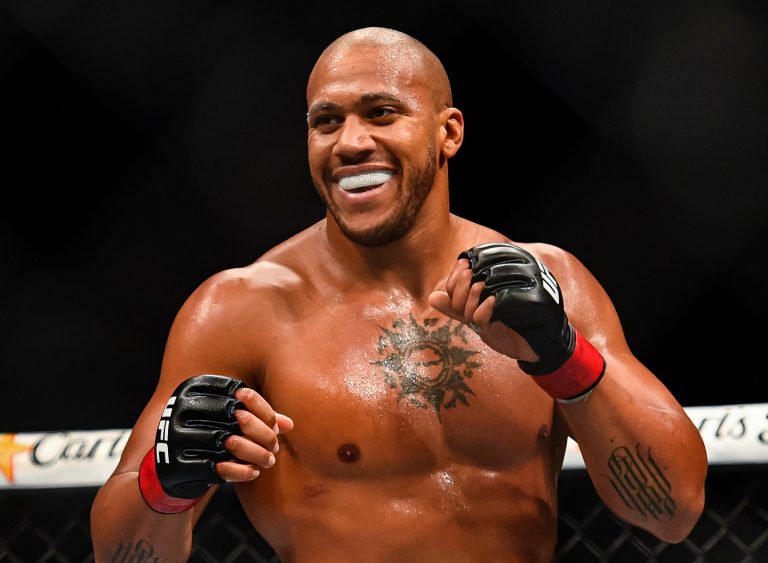 Ciryl Gane et un combat contre Mike Tyson : « Je l'éteins directement