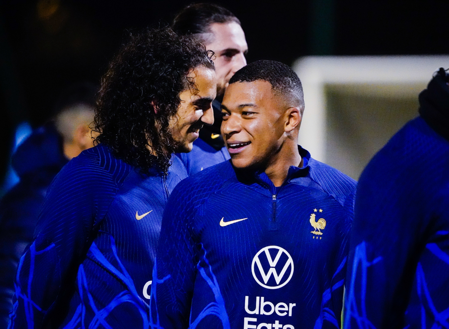 Quand Kylian Mbappé chambre Matteo Guendouzi à l'entraînement
