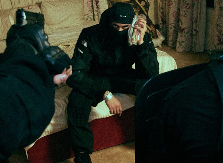 Ashe 22 dévoile la cover et des informations sur son premier album