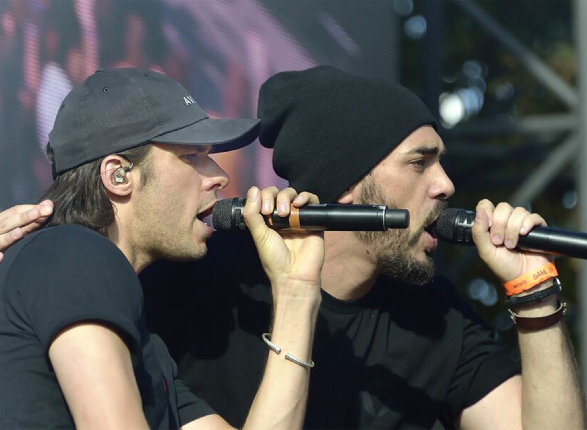 En plein live, Orelsan demande des explications à Gringe sur une ...