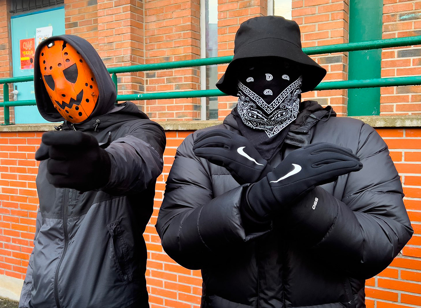 Ils se prennent pour Menace Santana et Ziak... puis font un faux ...