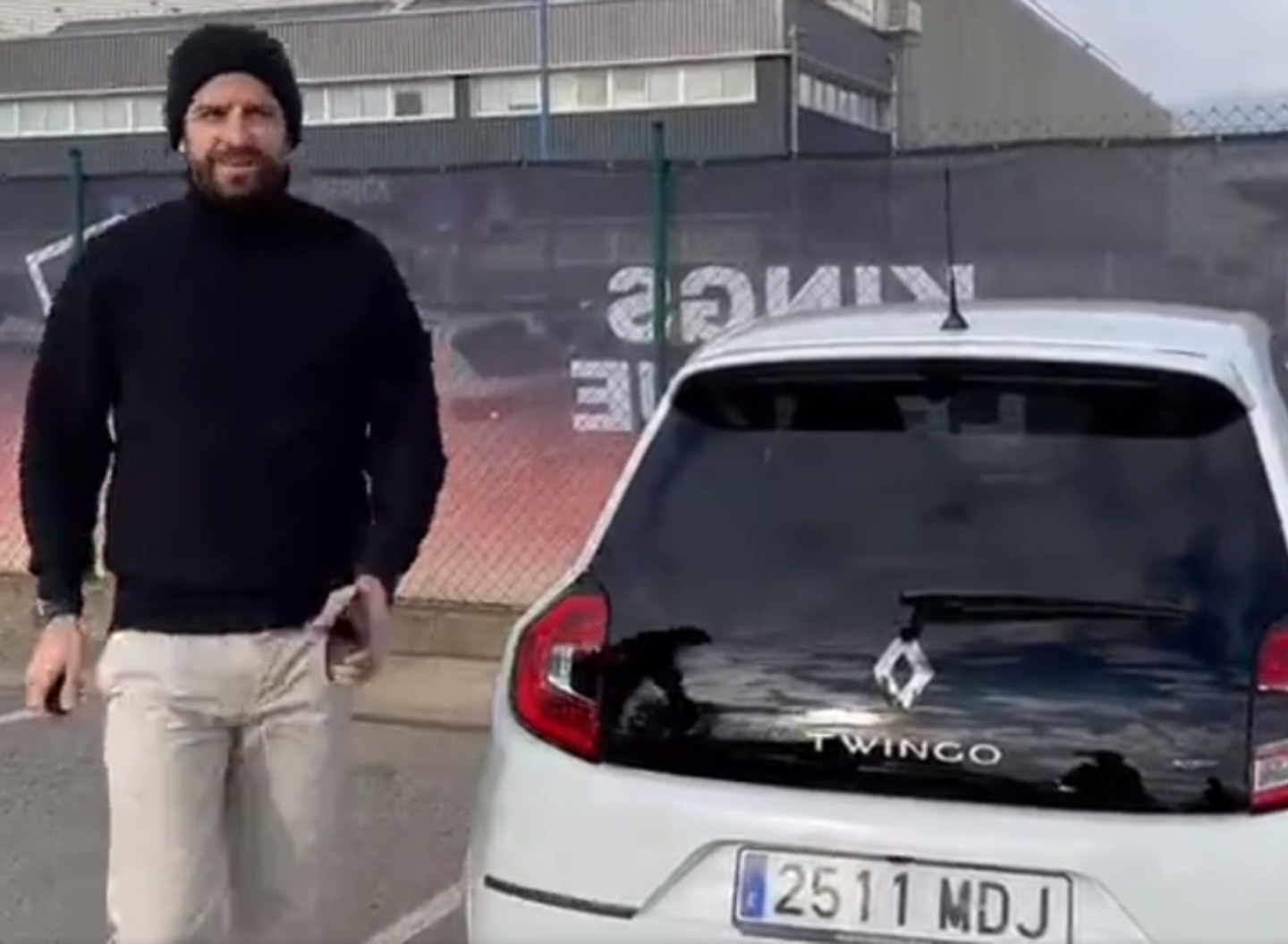Gerard Piqué aperçu en Twingo après le tacle de Shakira