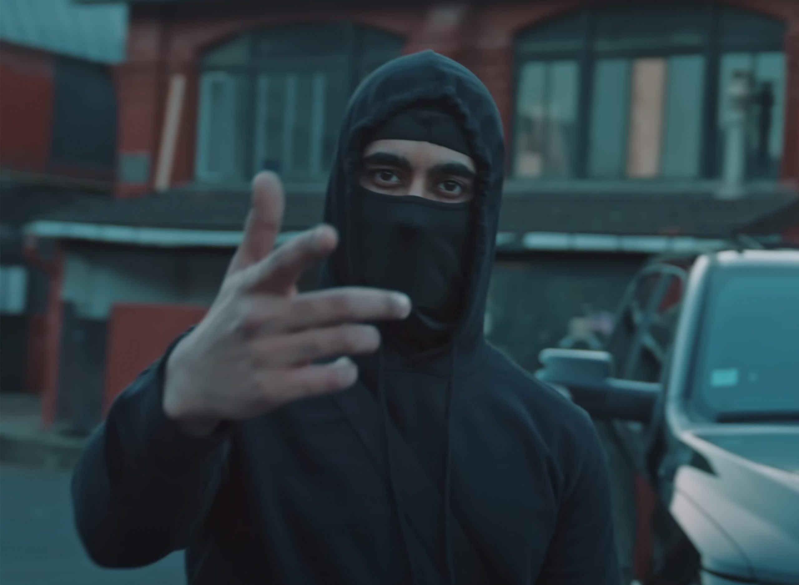 Ashe 22 découpe sept sur sept dans Distance