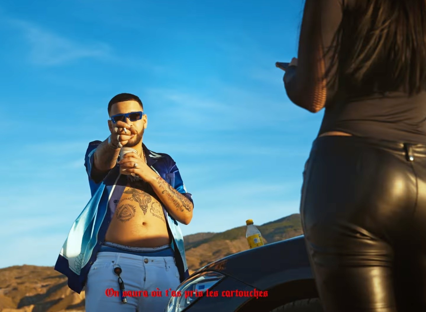 Enima mène la vie de rêve dans 1942