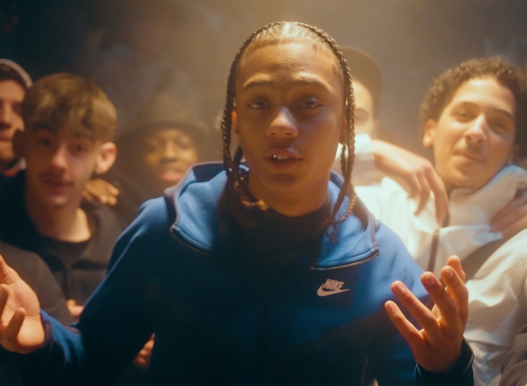 Favé affirme son style dans Toxic