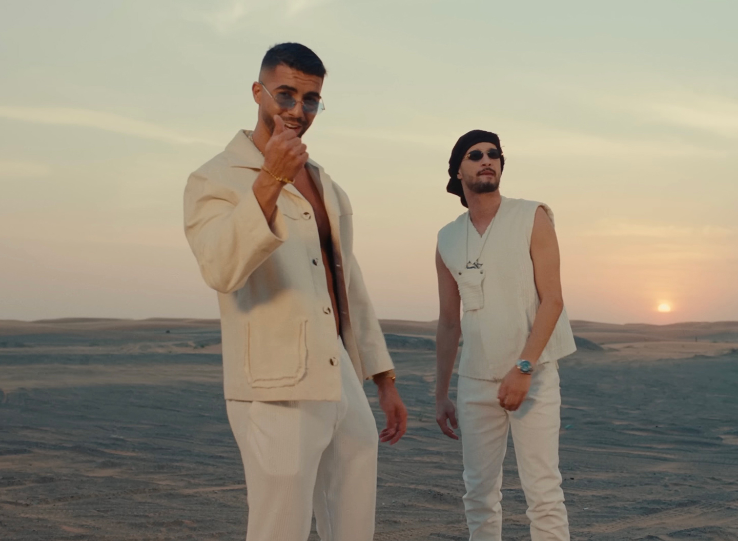 Anas et Soolking nous emmènent dans un désert dans le clip de Sur PP