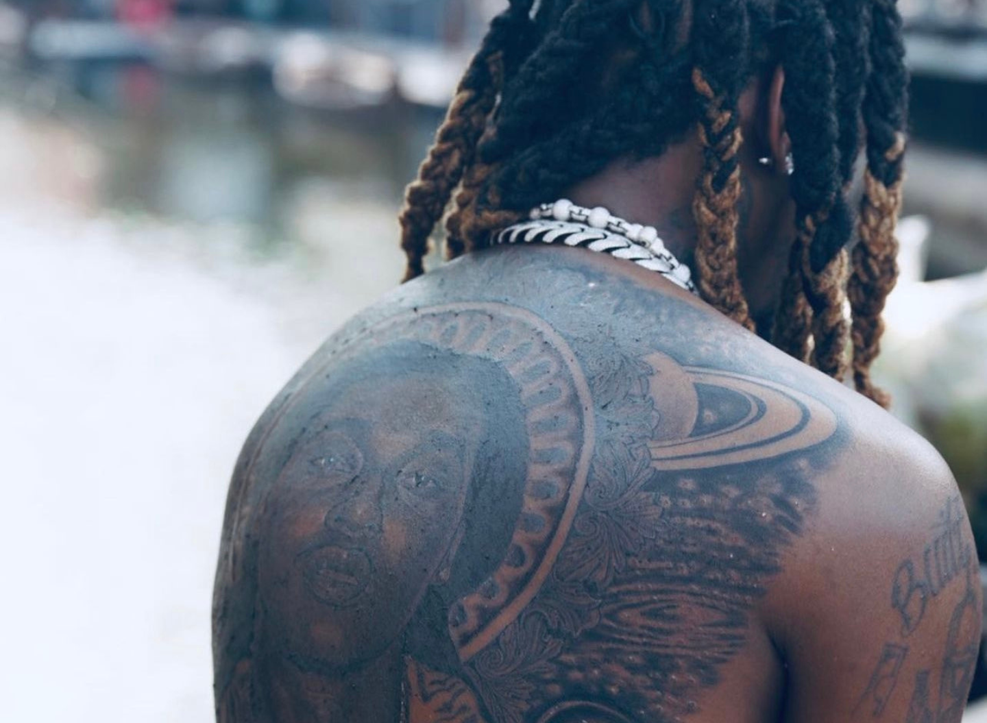 Le tatouage énorme d'Offset en hommage à Takeoff