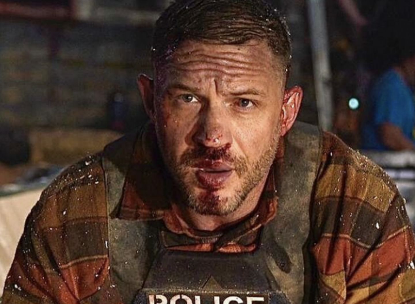 Netflix : des premières images d'Havoc, avec Tom Hardy