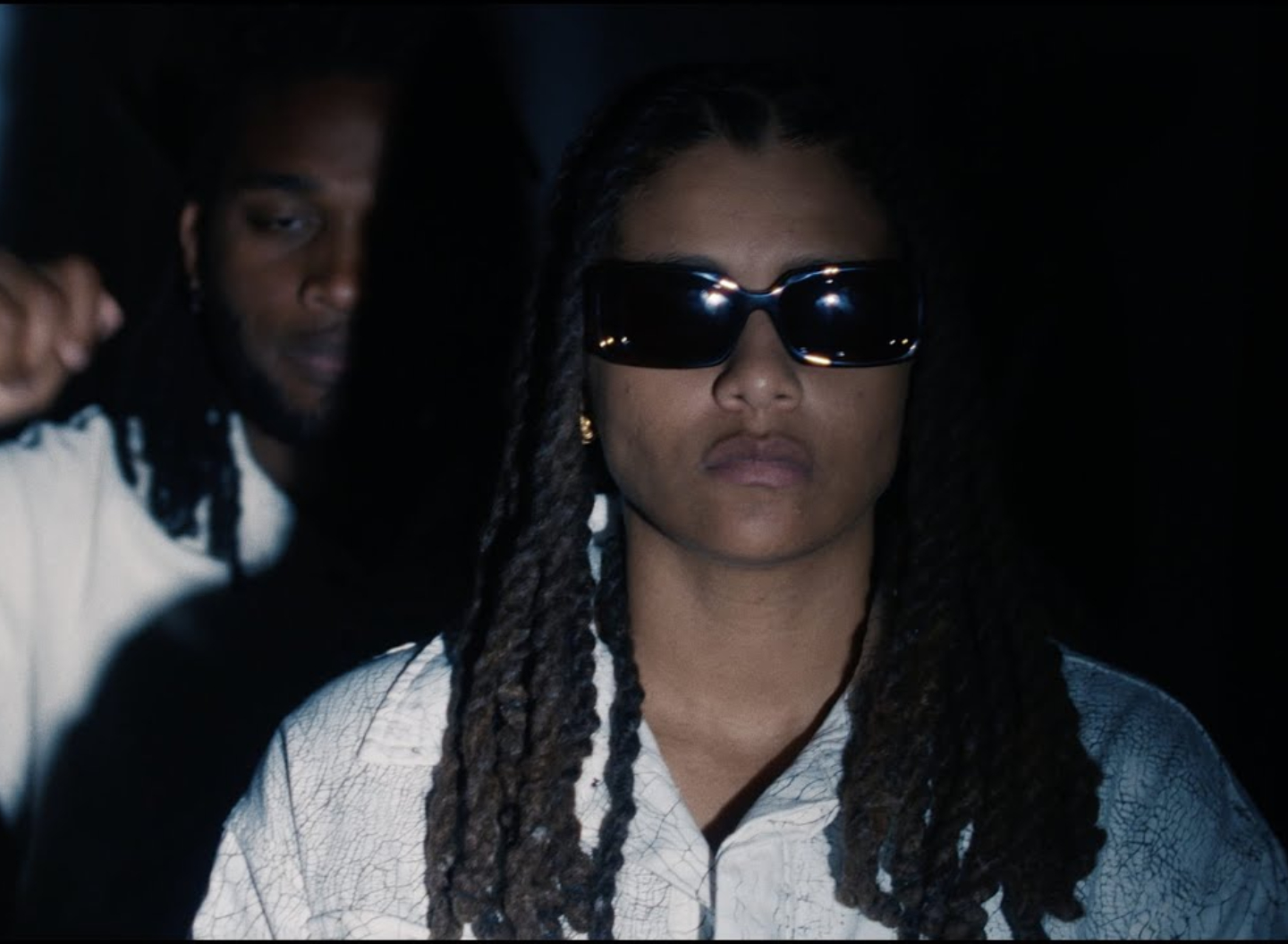 Meryl envoie l'explosif Coca-Cola Mentos