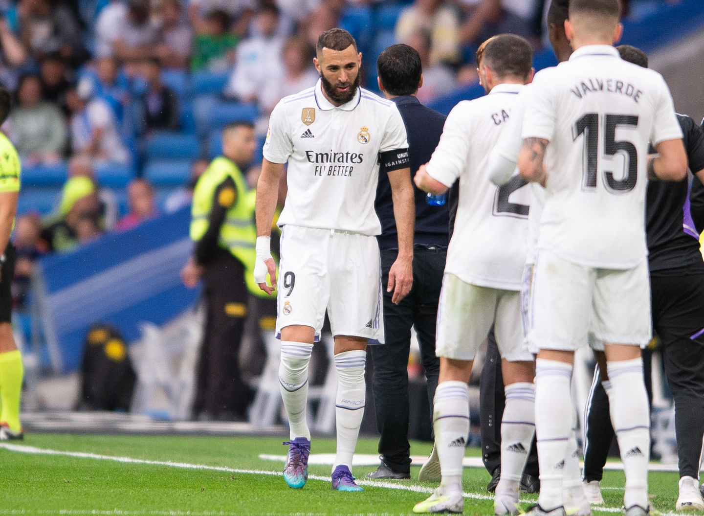 Karim Benzema partage une photo inquiétante de son pied blessé