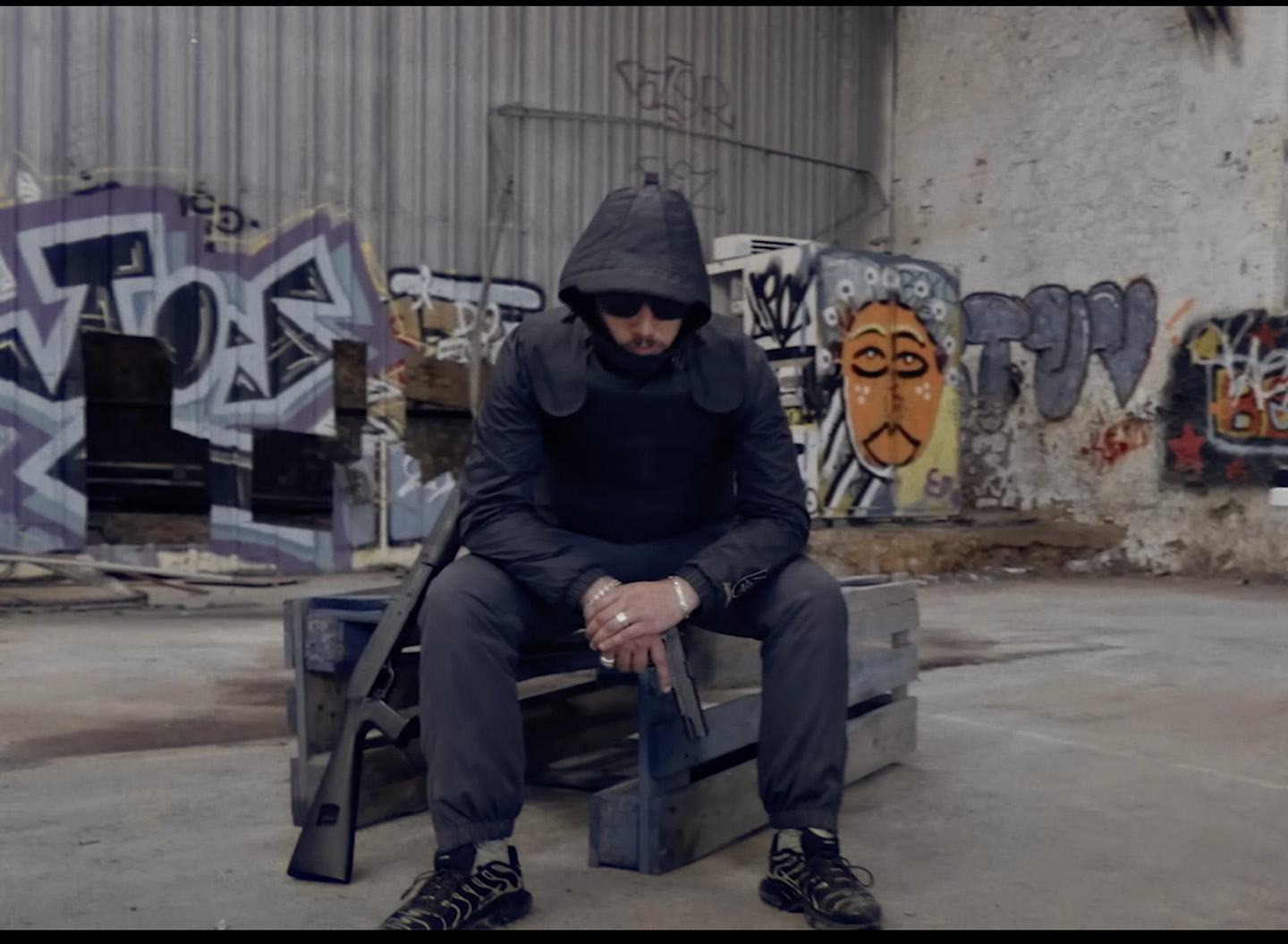 So La Zone annonce son nouvel EP avec le clip Pare-balles