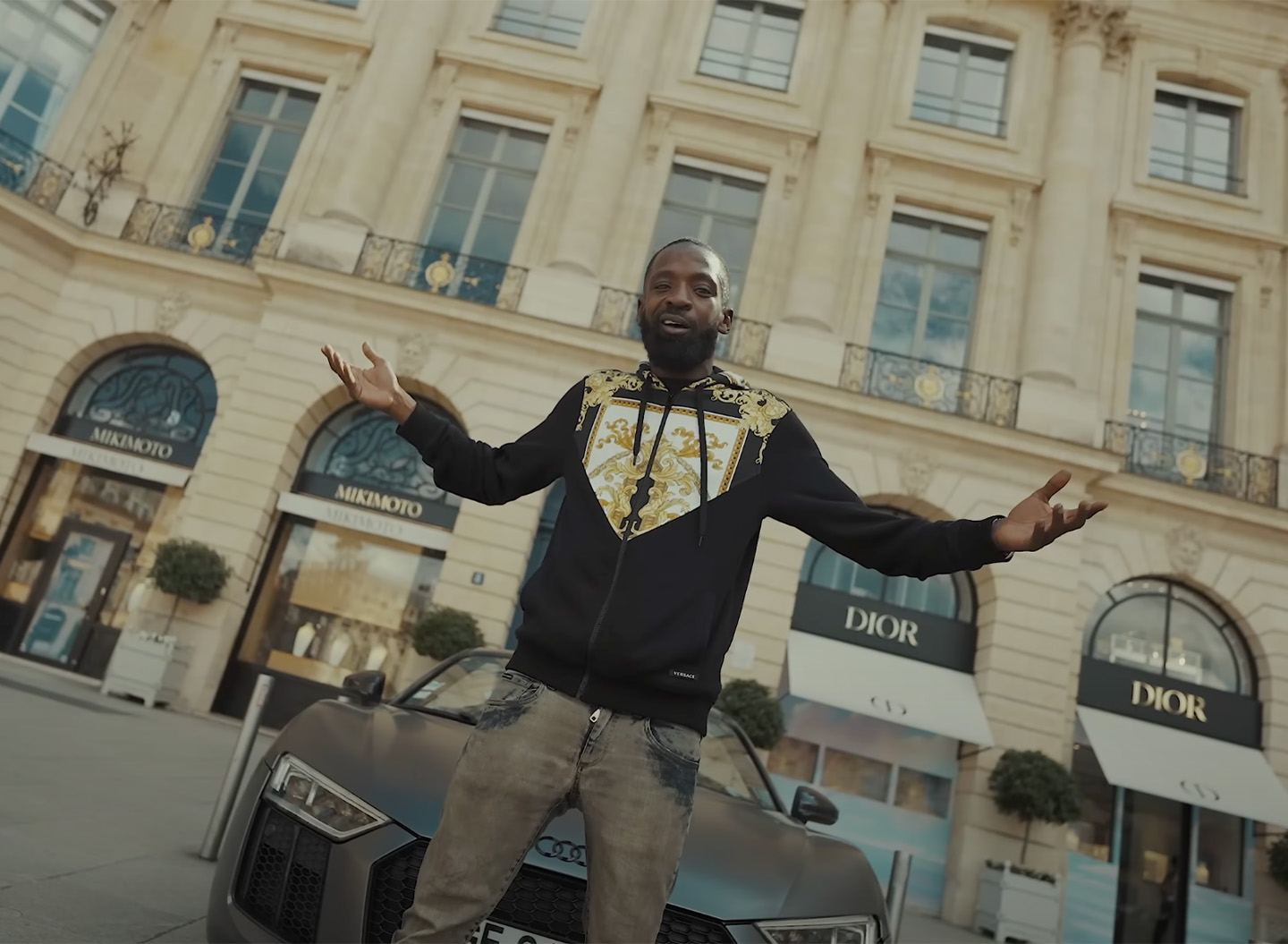 Sur les réseaux sociaux, DA Uzi dévoile un extrait d'un morceau présent ...