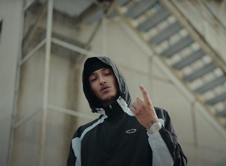 Sur les réseaux sociaux, Shone défend Freeze Corleone et sa façon de rapper