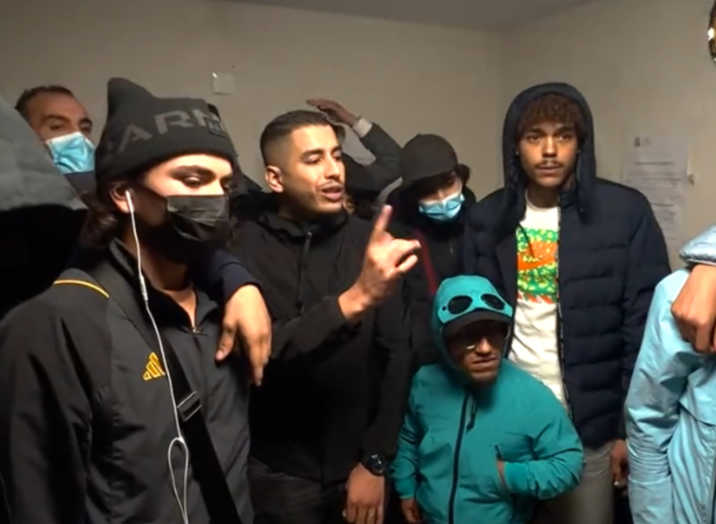 Sur les réseaux sociaux, Niaks envoie un nouvel extrait inédit