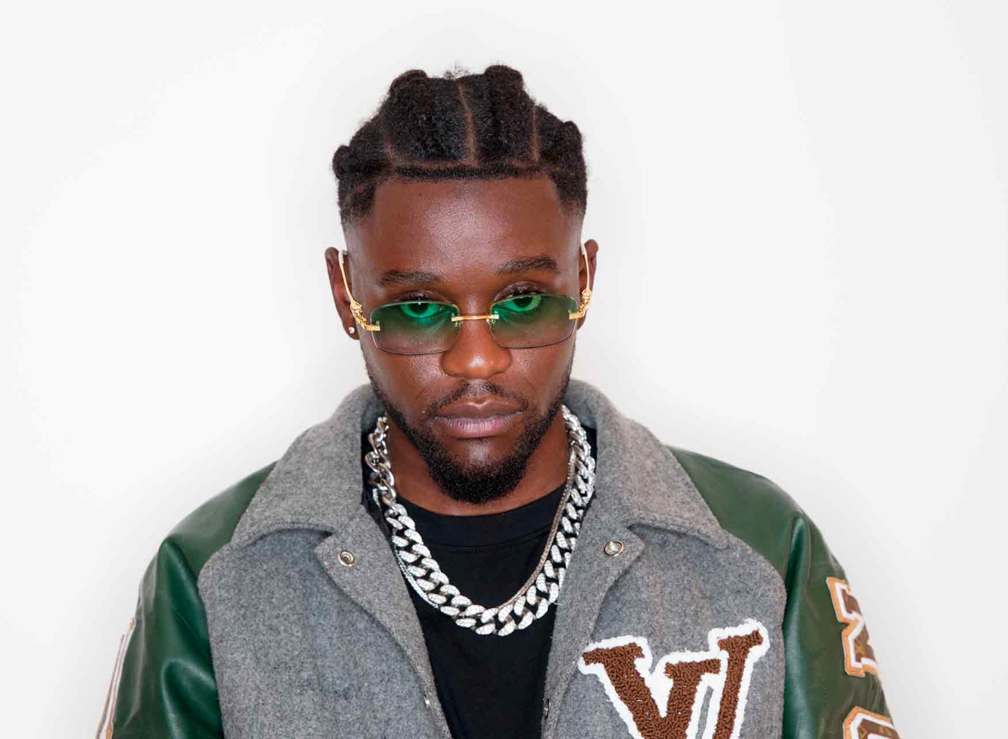 Guy2Bezbar, les chiffres de ventes de AMBITION