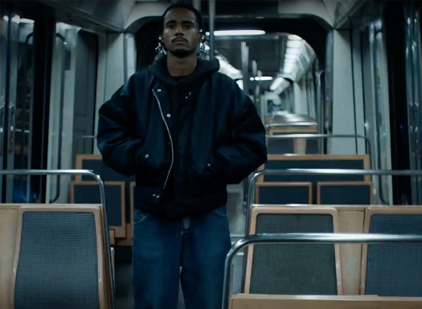 Yvnnis ressasse son voyage à Gare du Nord